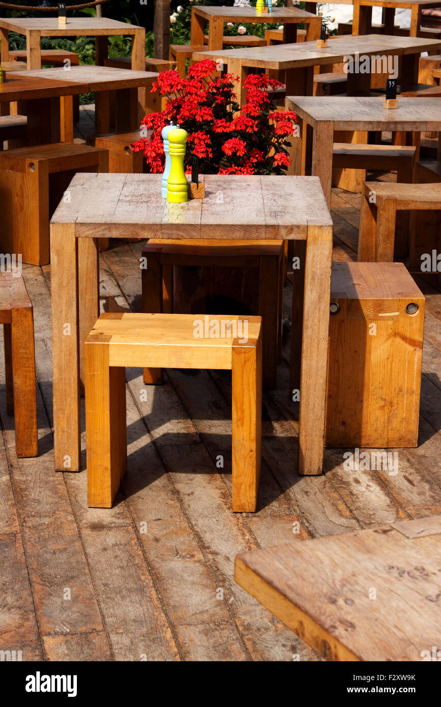 Eden project cafe hi-res stock photography and images - Alamy