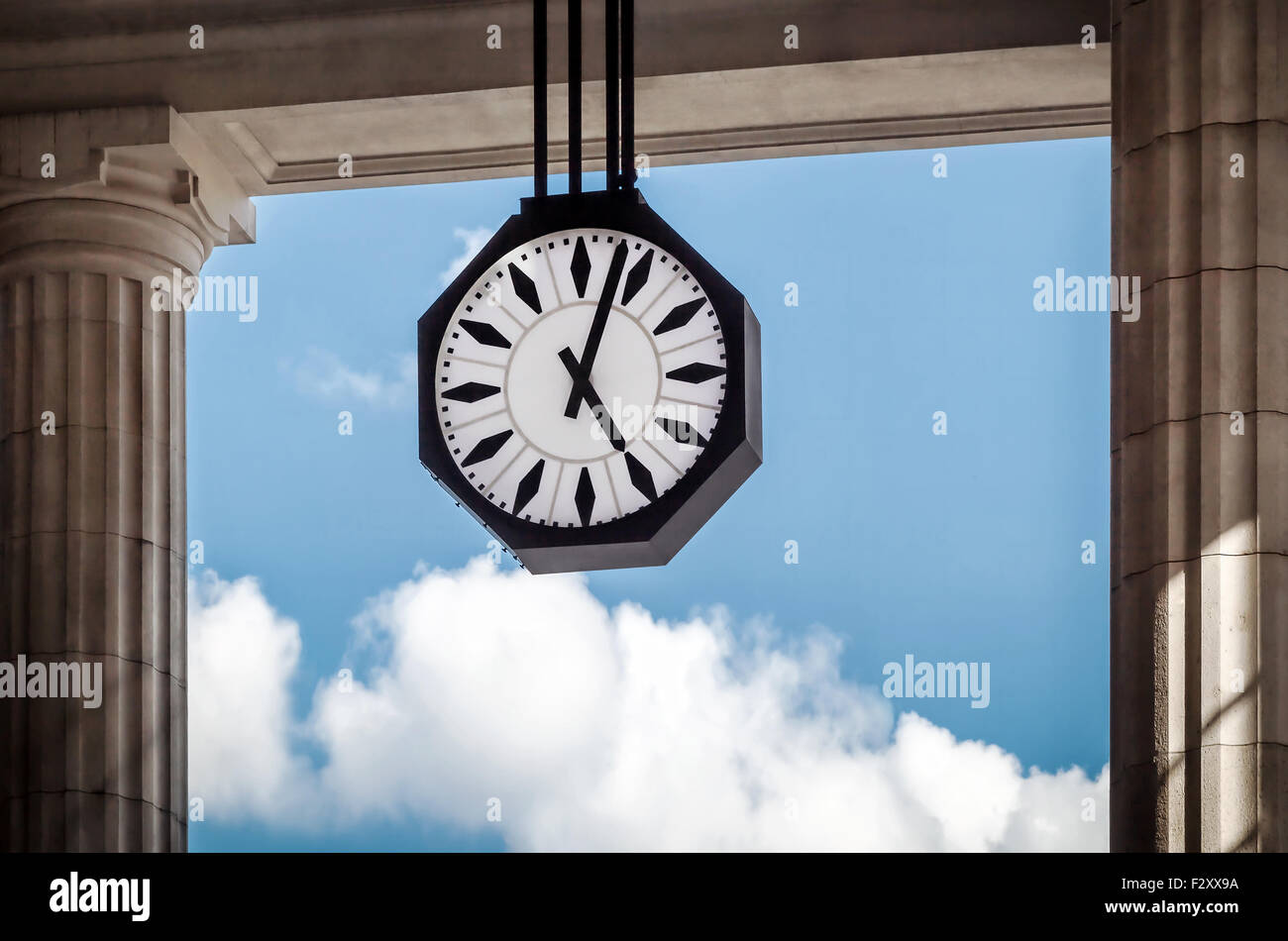 Milan station sign hi-res stock photography and images - Alamy