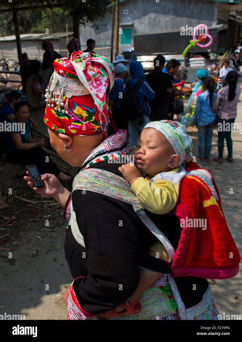 Mother and baby from the ethnic Hmong tribe in Vietnam Stock Photo - Alamy