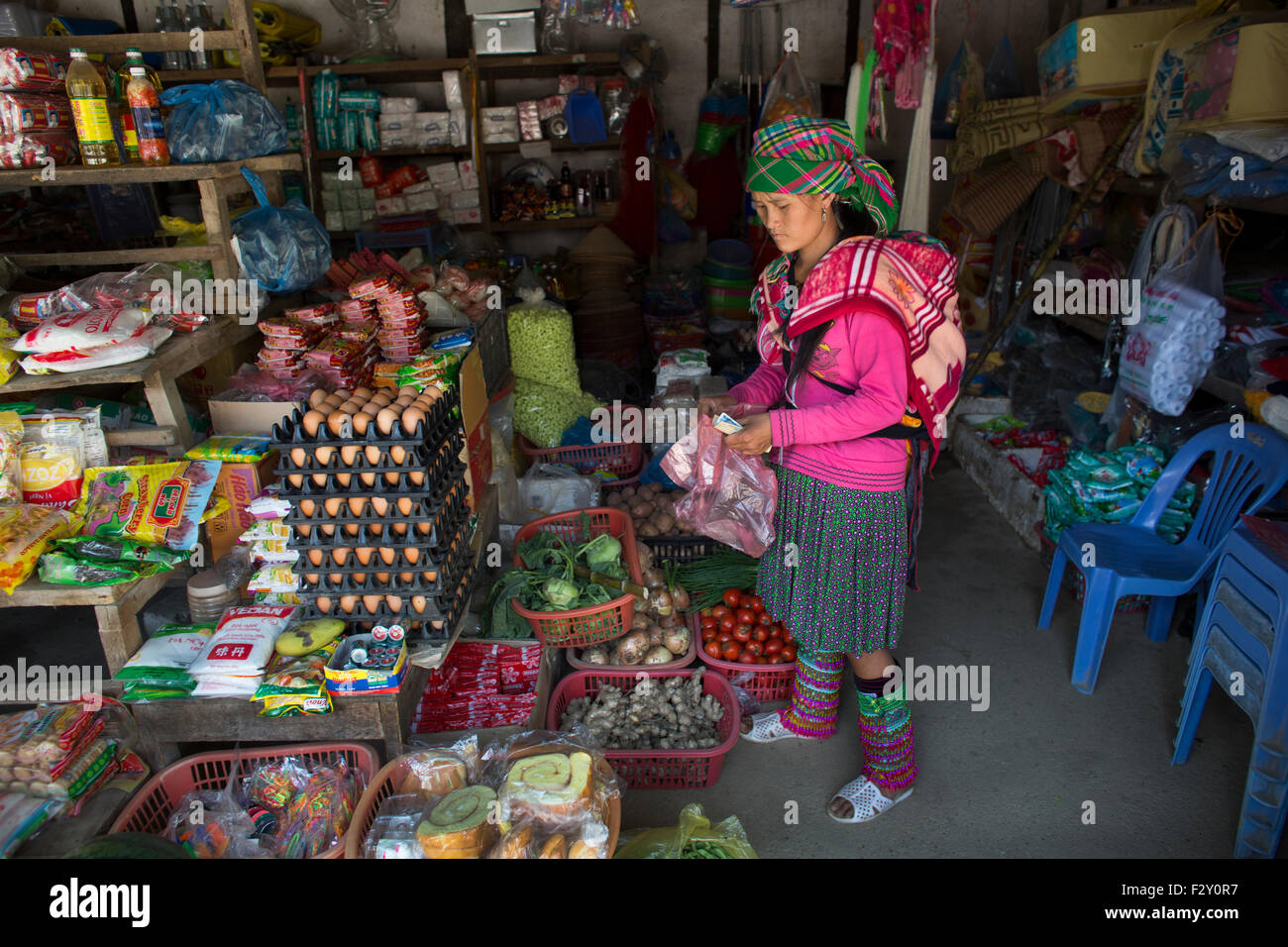 Mother and baby from the ethnic Hmong tribe in Vietnam Stock Photo - Alamy