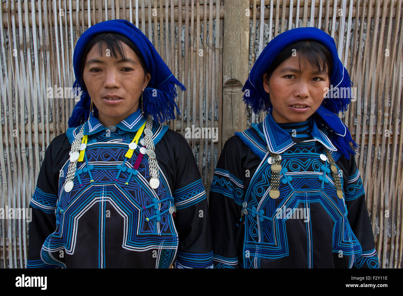 Hmong family hi-res stock photography and images - Alamy