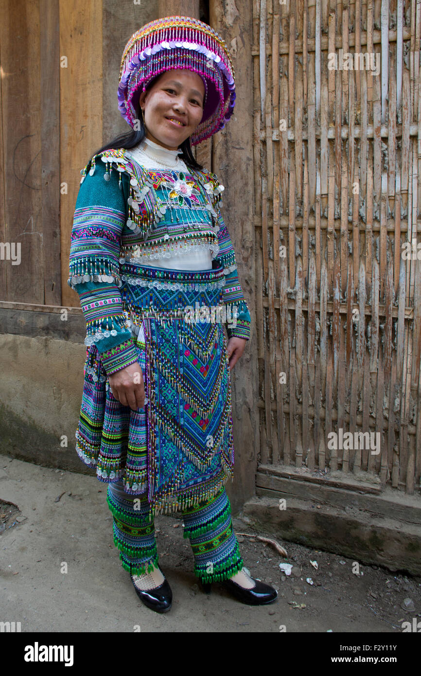 ethnic 'Flower Hmong' tribe in Northern Vietnam Stock Photo - Alamy