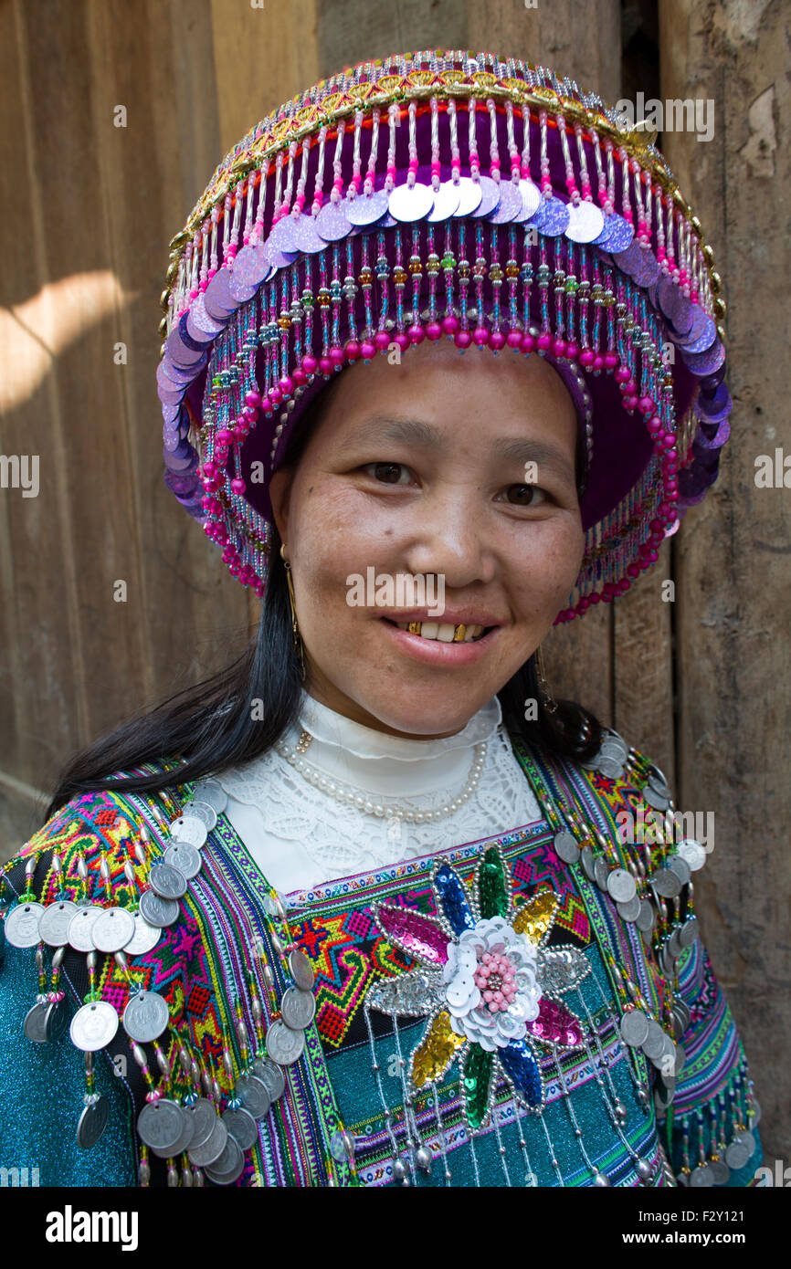 ethnic 'Flower Hmong' tribe in Northern Vietnam. ethnic Hmong tribe in ...