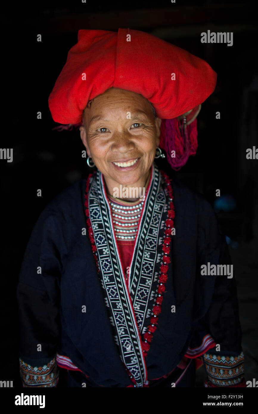 Smiling old hmong women in sapa vietnam hi-res stock photography and ...