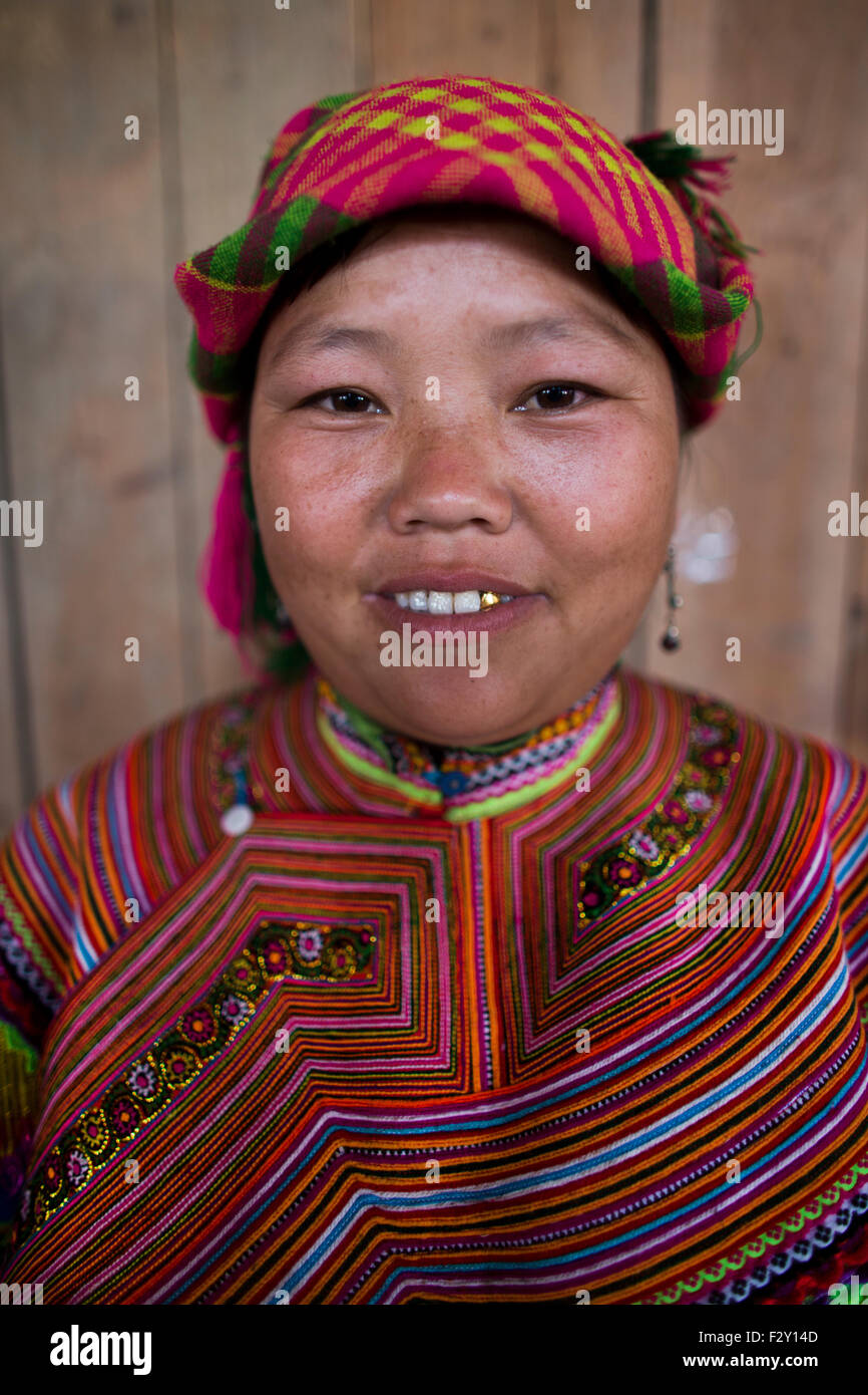 Ethnic 'flower Hmong' tribe in Northern Vietnam Stock Photo - Alamy