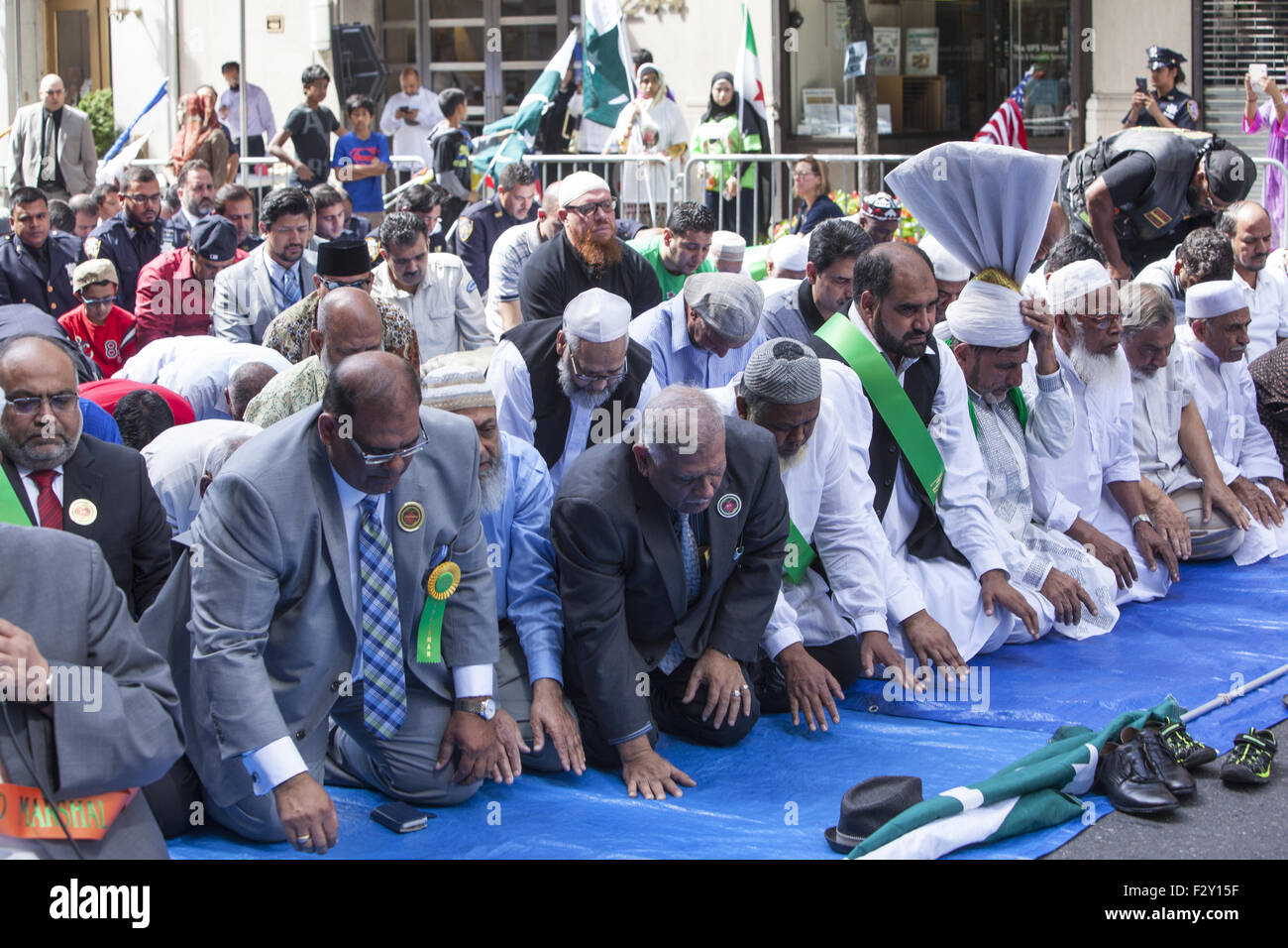 American Muslims Praying