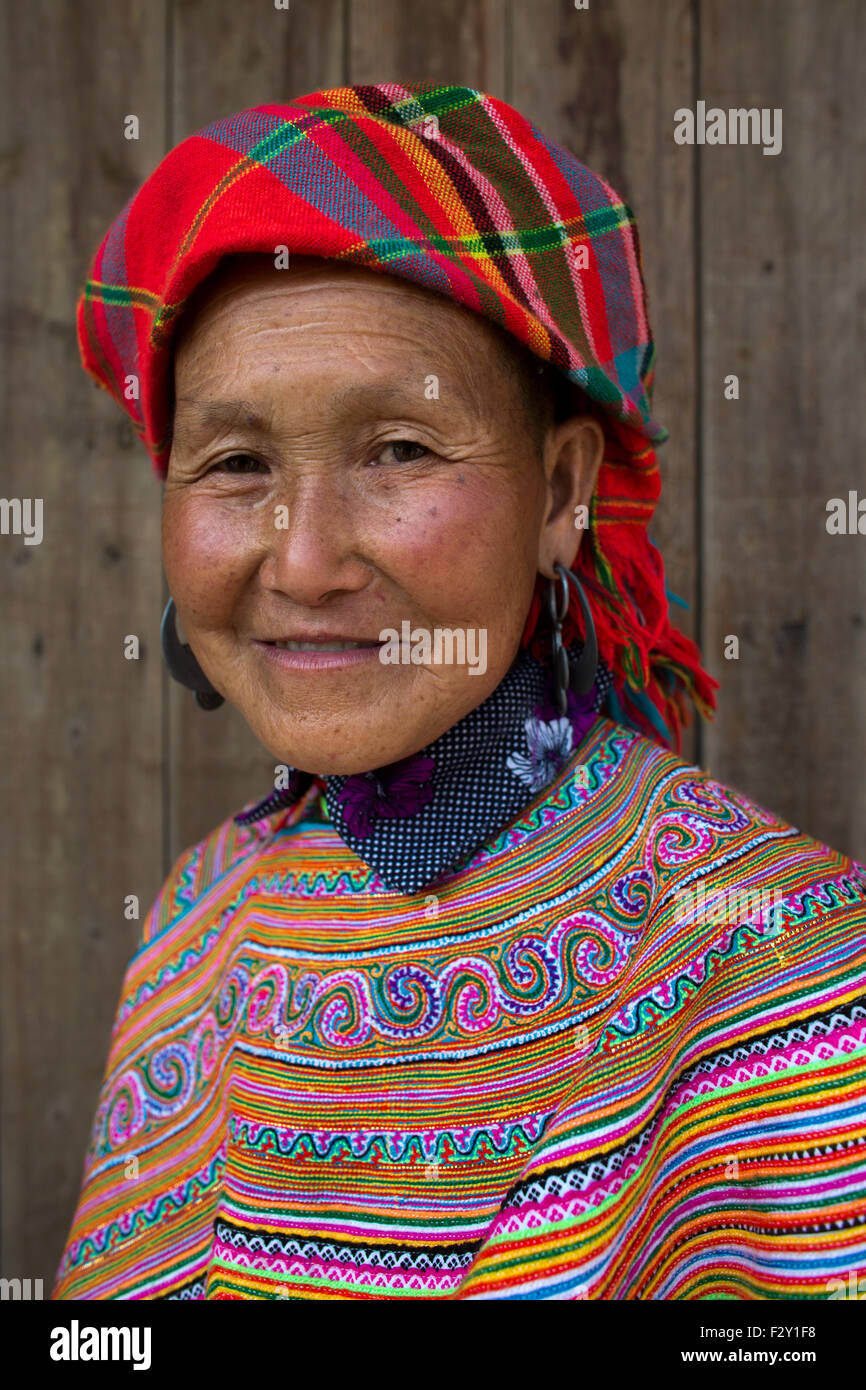 Ethnic 'flower Hmong' tribe in Northern Vietnam Stock Photo - Alamy