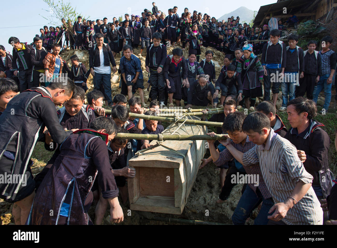 Black hmong sapa northern vietnam hi-res stock photography and images ...
