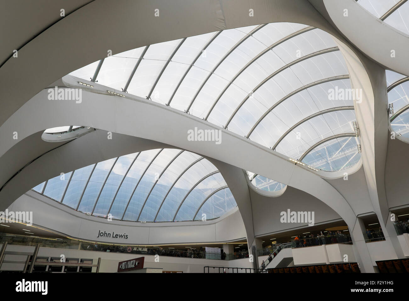 Shopping centre atrium hi-res stock photography and images - Alamy