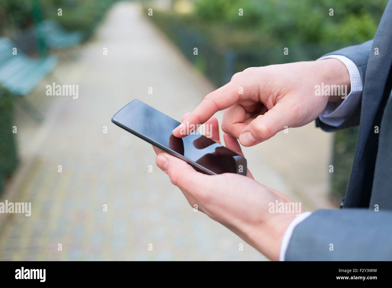 Hands businessman using smartphone hi-res stock photography and images ...