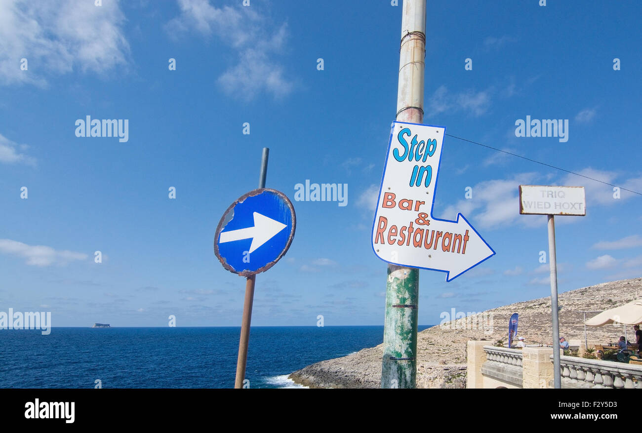 Malta road signs hi-res stock photography and images - Alamy
