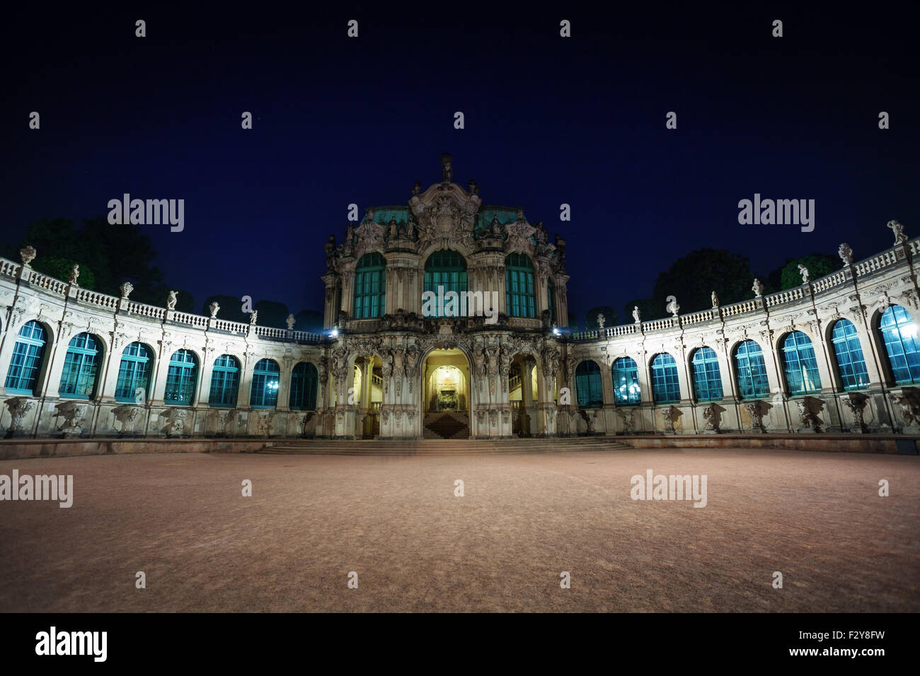 Dresden art gallery and park at night Stock Photo - Alamy
