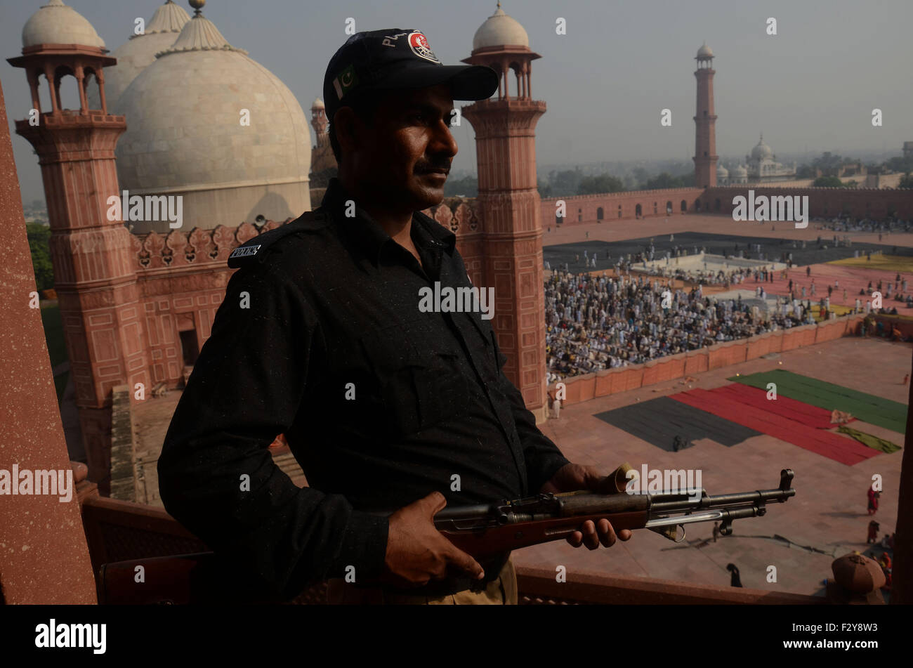 Lahore, Pakistan. 25th Sep, 2015. A Pakistani security force stands on ...