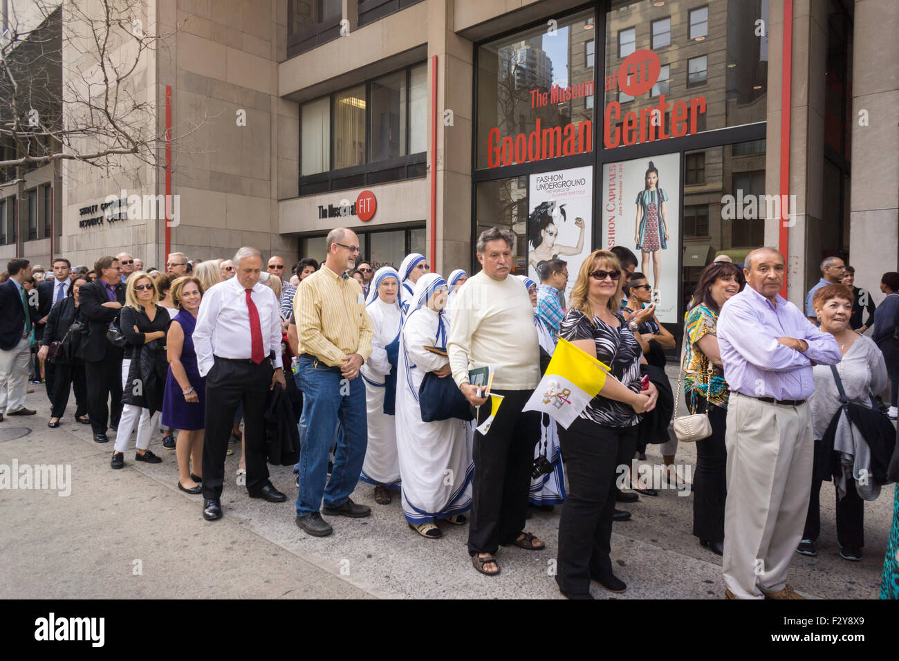 New York, New York, USA. 25th Sep, 2015. Thousands of ticket holders ...