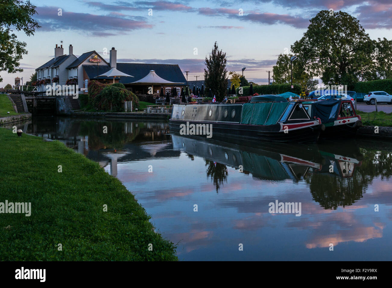 Leighton buzzard canal hi-res stock photography and images - Alamy