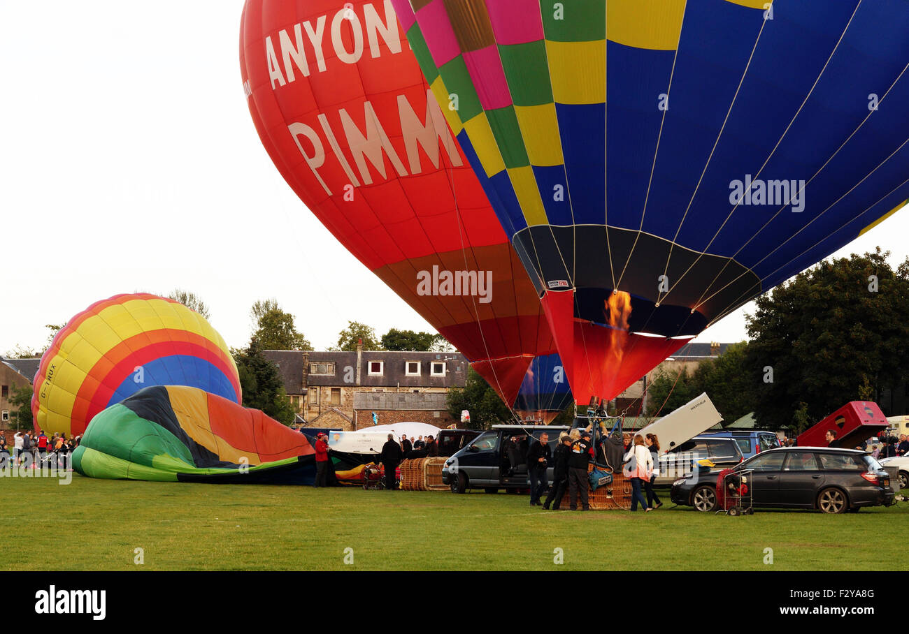 Hot air balloon festival scotland hi-res stock photography and images ...