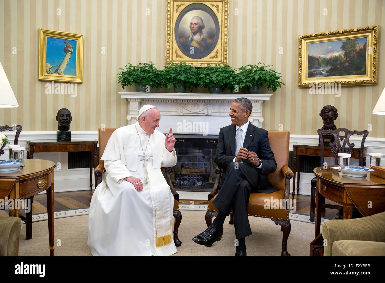 U.S. President Barack Obama meets with Pope Francis in the Oval Office ...