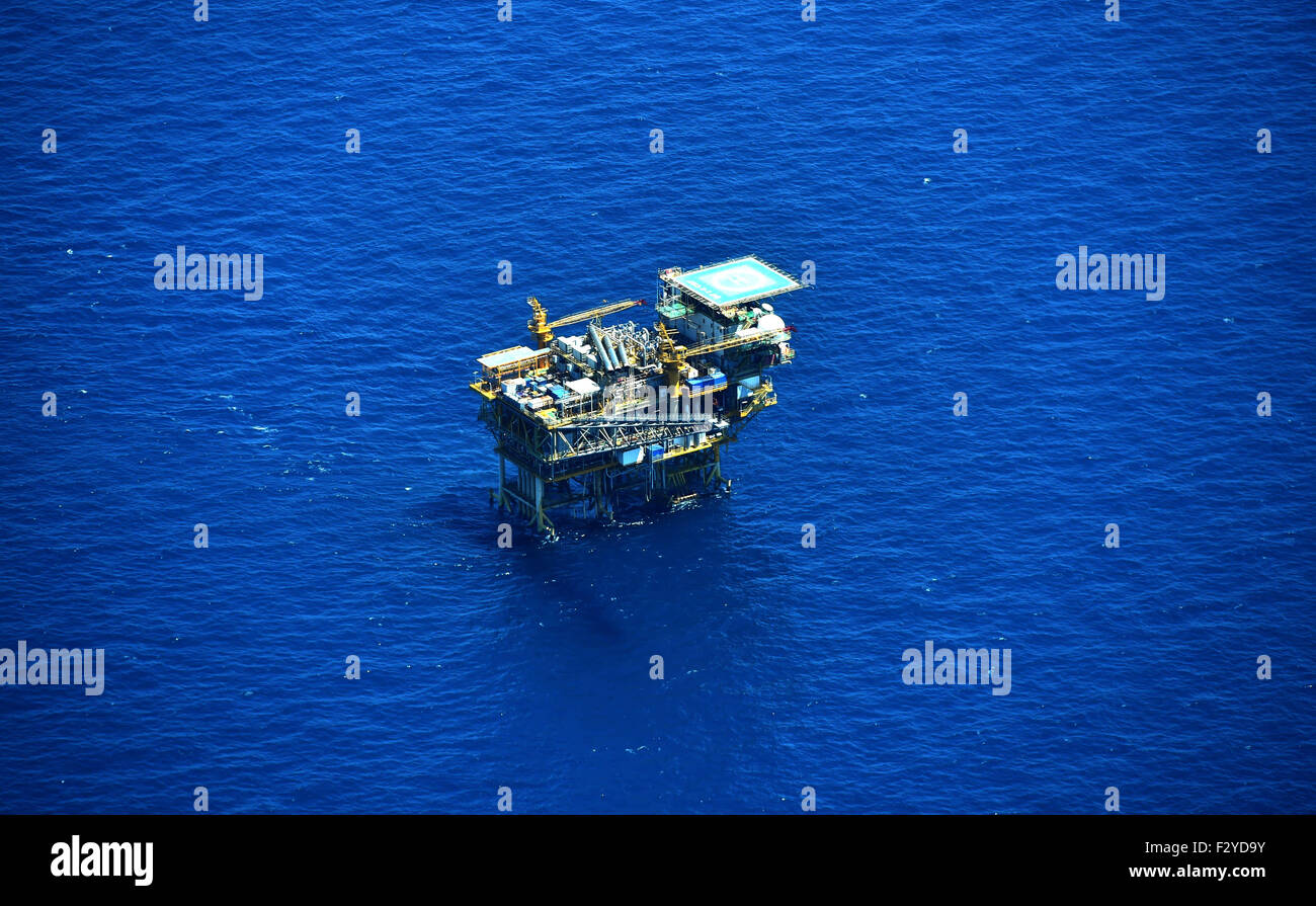 Drilling rigs hi-res stock photography and images - Alamy