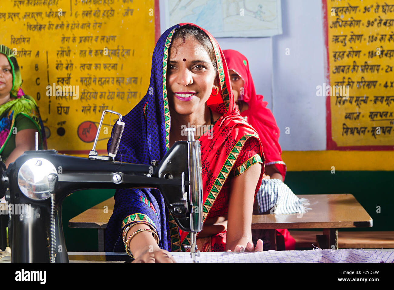 Indian tailor traditional sewing machine hi-res stock photography and ...