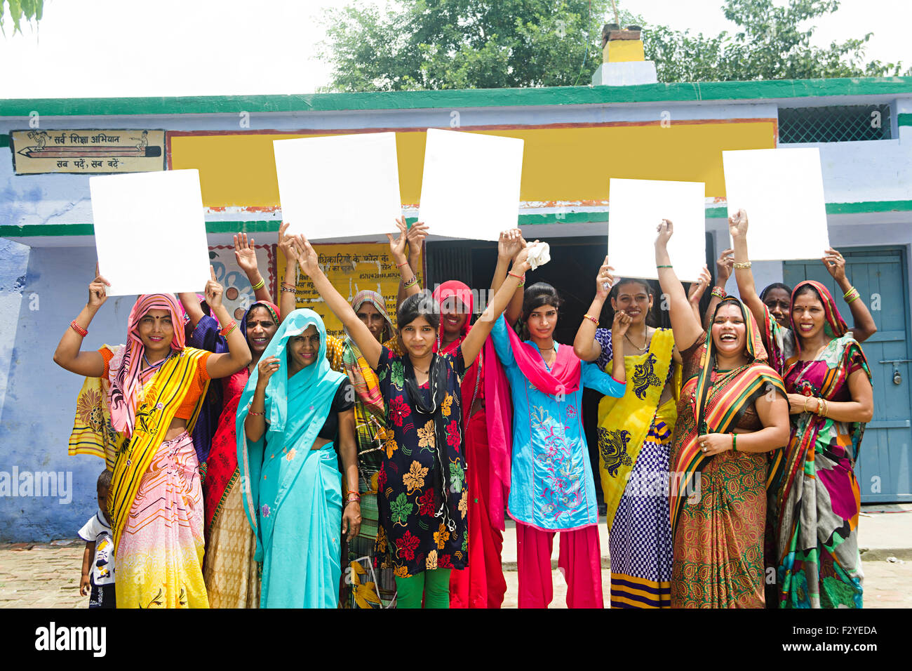 Woman group social service hi-res stock photography and images - Alamy