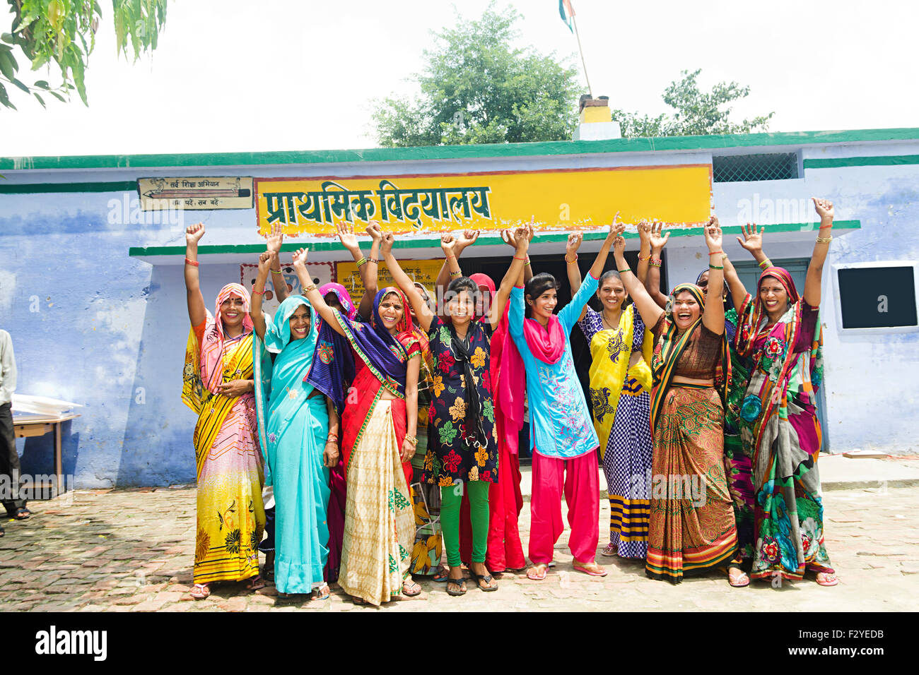 indian rural Villager group crowds Rural woman School education Stock ...