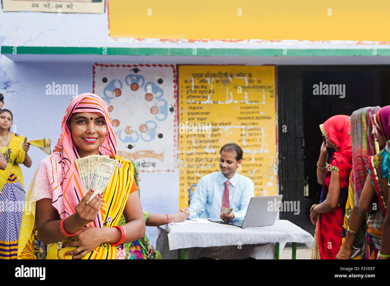 Indian workers technology hi-res stock photography and images - Alamy
