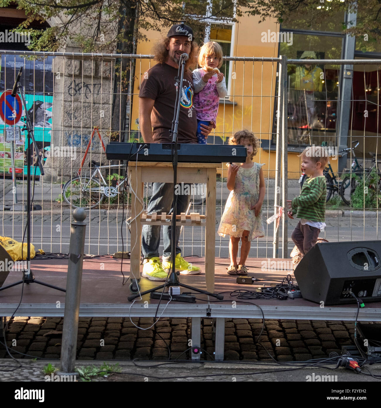 Children stage hi-res stock photography and images - Alamy