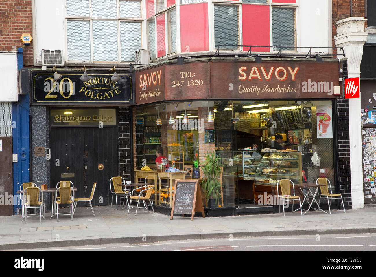 Savoy cafe london hi-res stock photography and images - Alamy