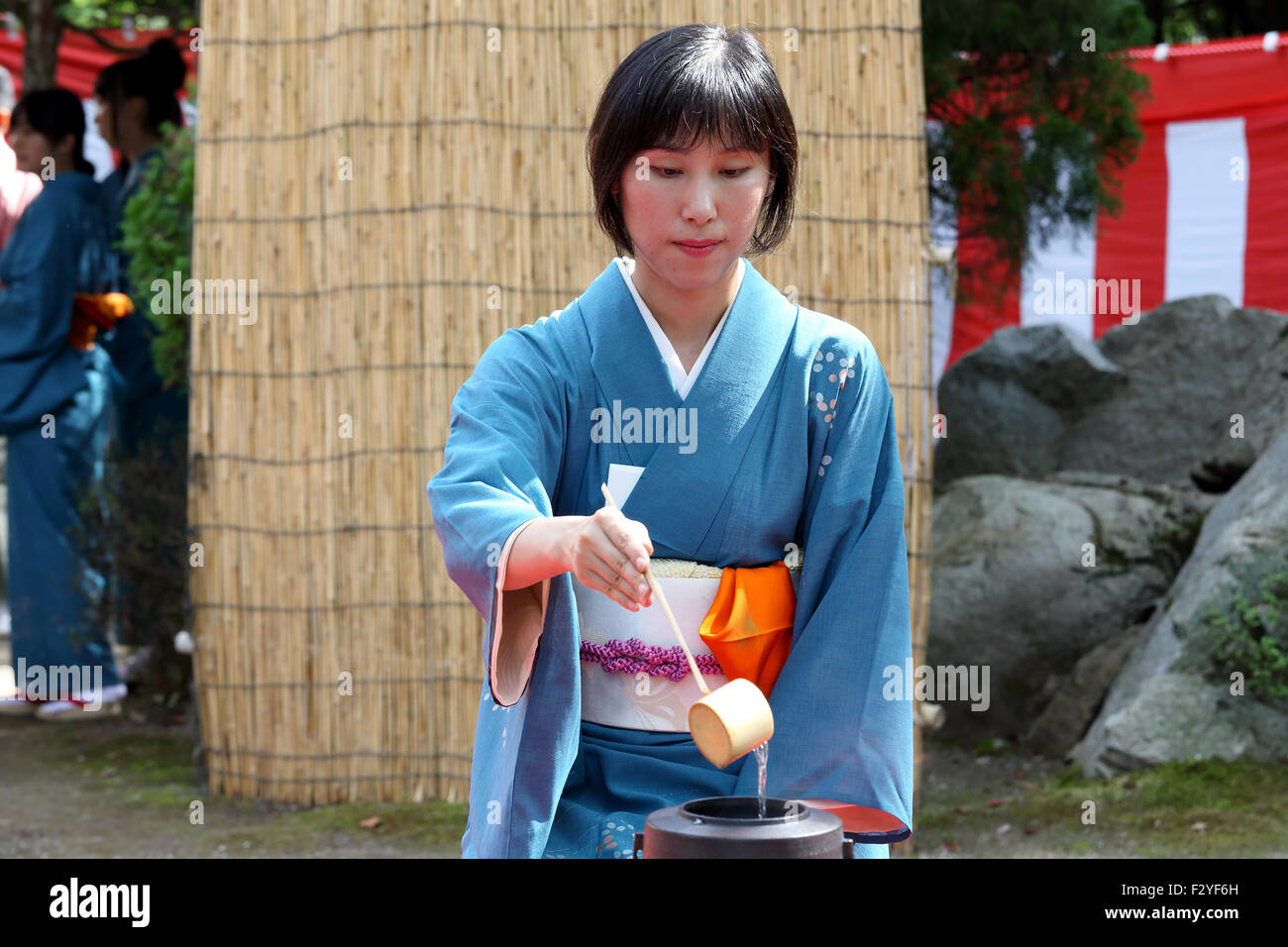 Japanese green tea ceremony in garden Stock Photo - Alamy