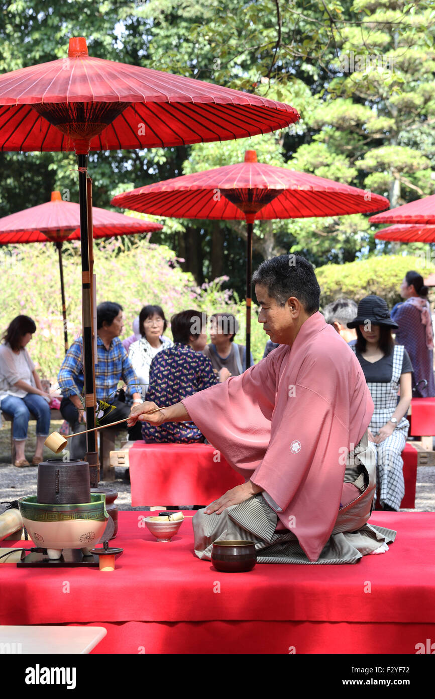 Japanese green tea ceremony in garden Stock Photo - Alamy