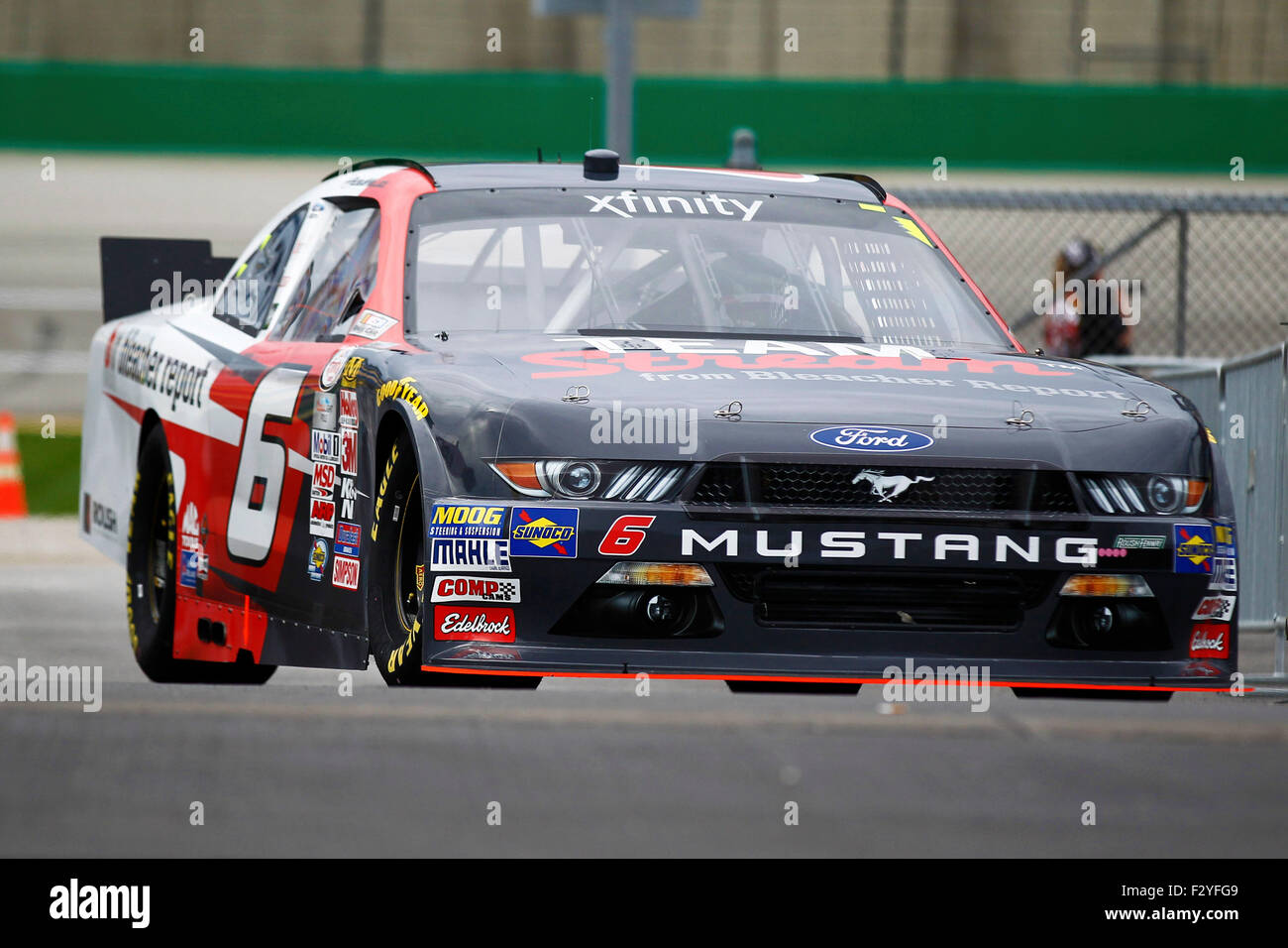 Sparta, KY, USA. 25th Sep, 2015. Sparta, KY - Sep 25, 2015: Darrell ...