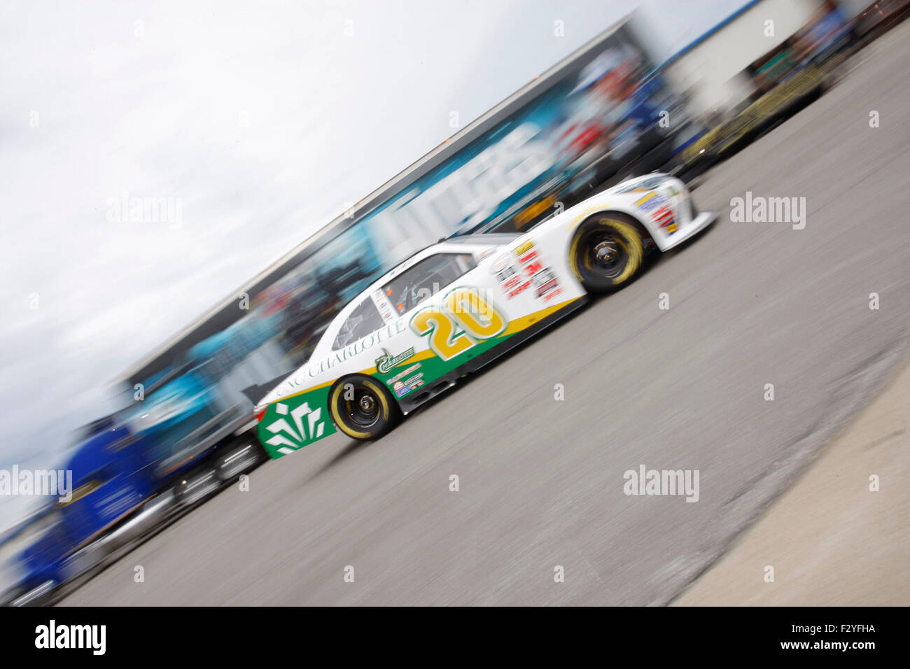 Sparta, KY, USA. 25th Sep, 2015. Sparta, KY - Sep 25, 2015: Matt Tifft ...