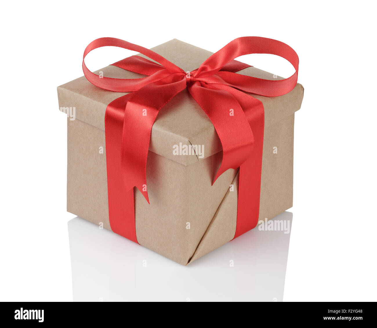 small gift box wraped in recycled paper with ribbon bow, isolated Stock ...