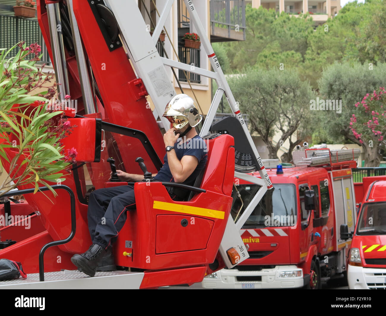 Fireman waiting hi-res stock photography and images - Alamy