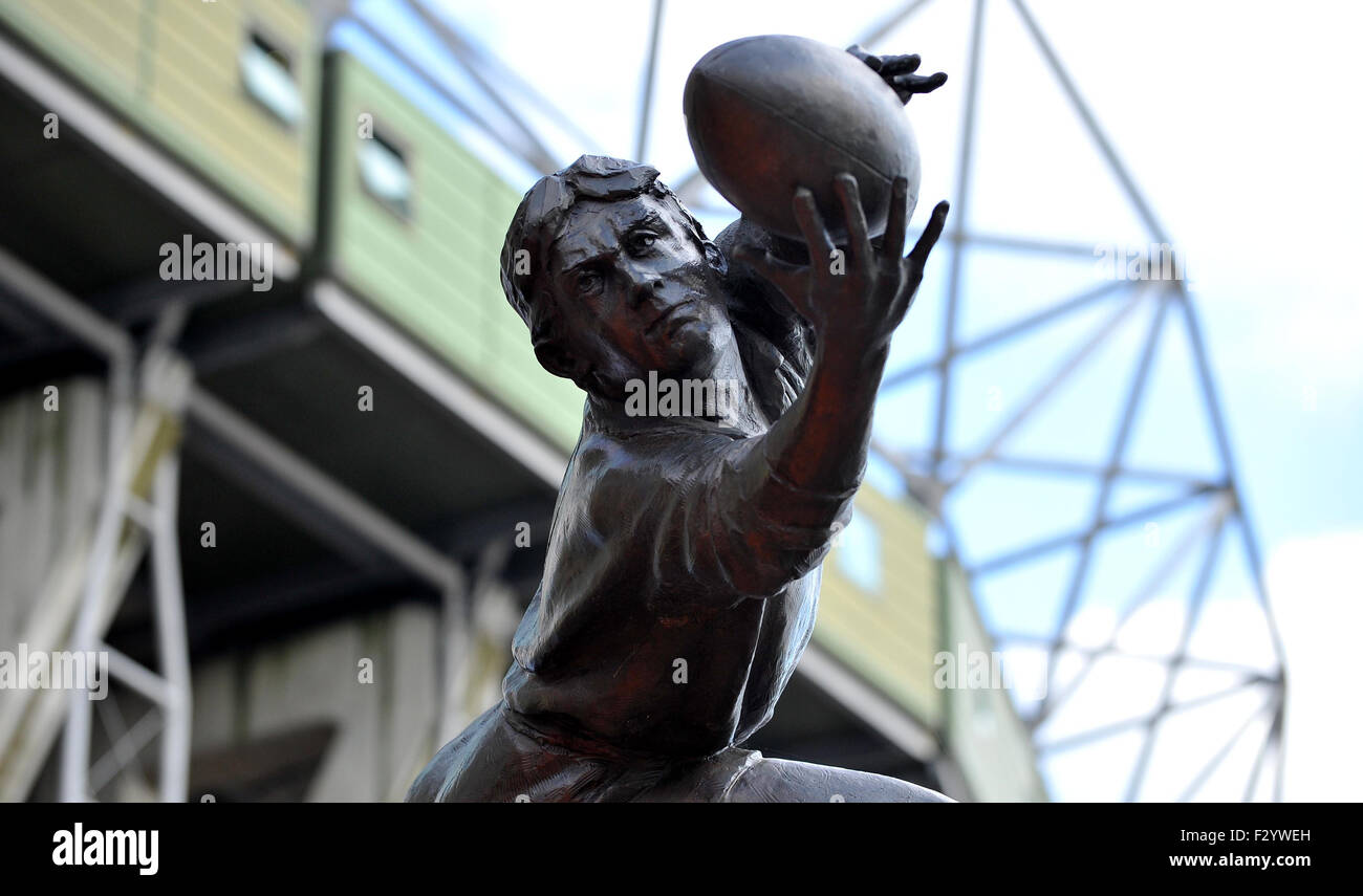 Twickenham Statue Stadium Stock Photos & Twickenham Statue Stadium ...
