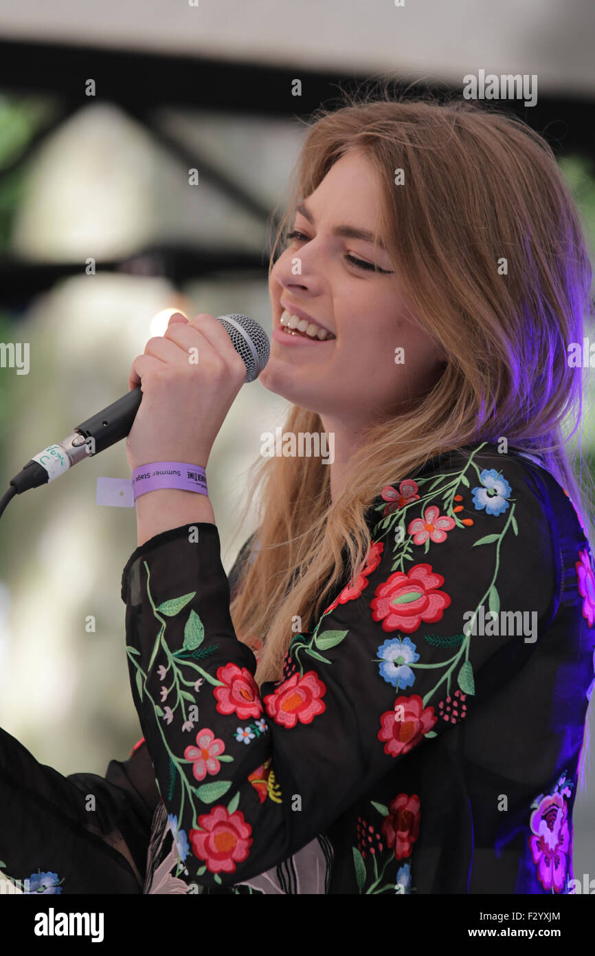 Laura doggett hi-res stock photography and images - Alamy