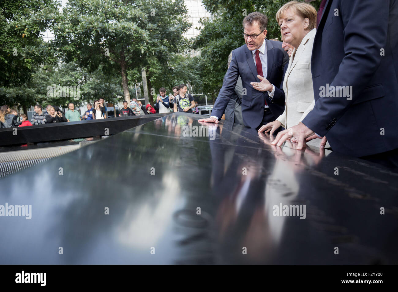 New York, USA. 26th Sep, 2015. German Chancellor Angela Merkel (2-R ...