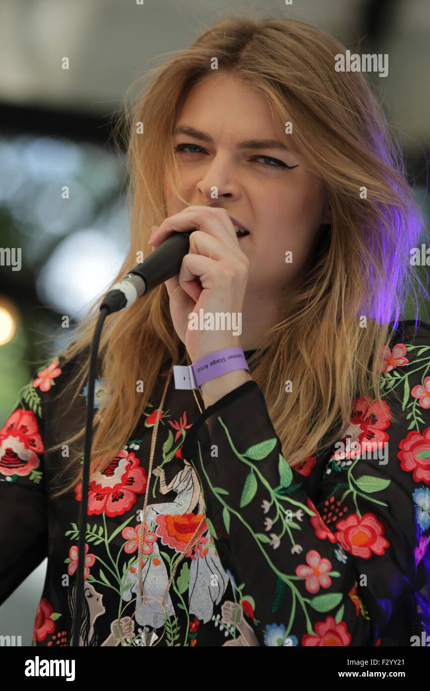 Laura doggett hi-res stock photography and images - Alamy