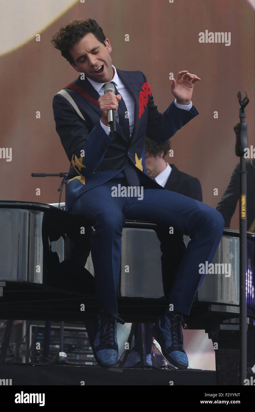 Mika in concert hi-res stock photography and images - Alamy
