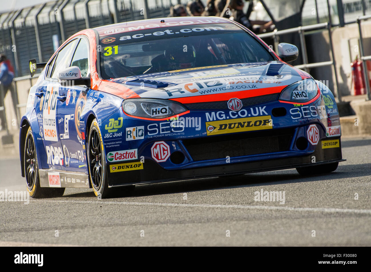 Silverstone, UK, 26th Sep, 2015. Jack Goff and MG 888 Racing drives ...