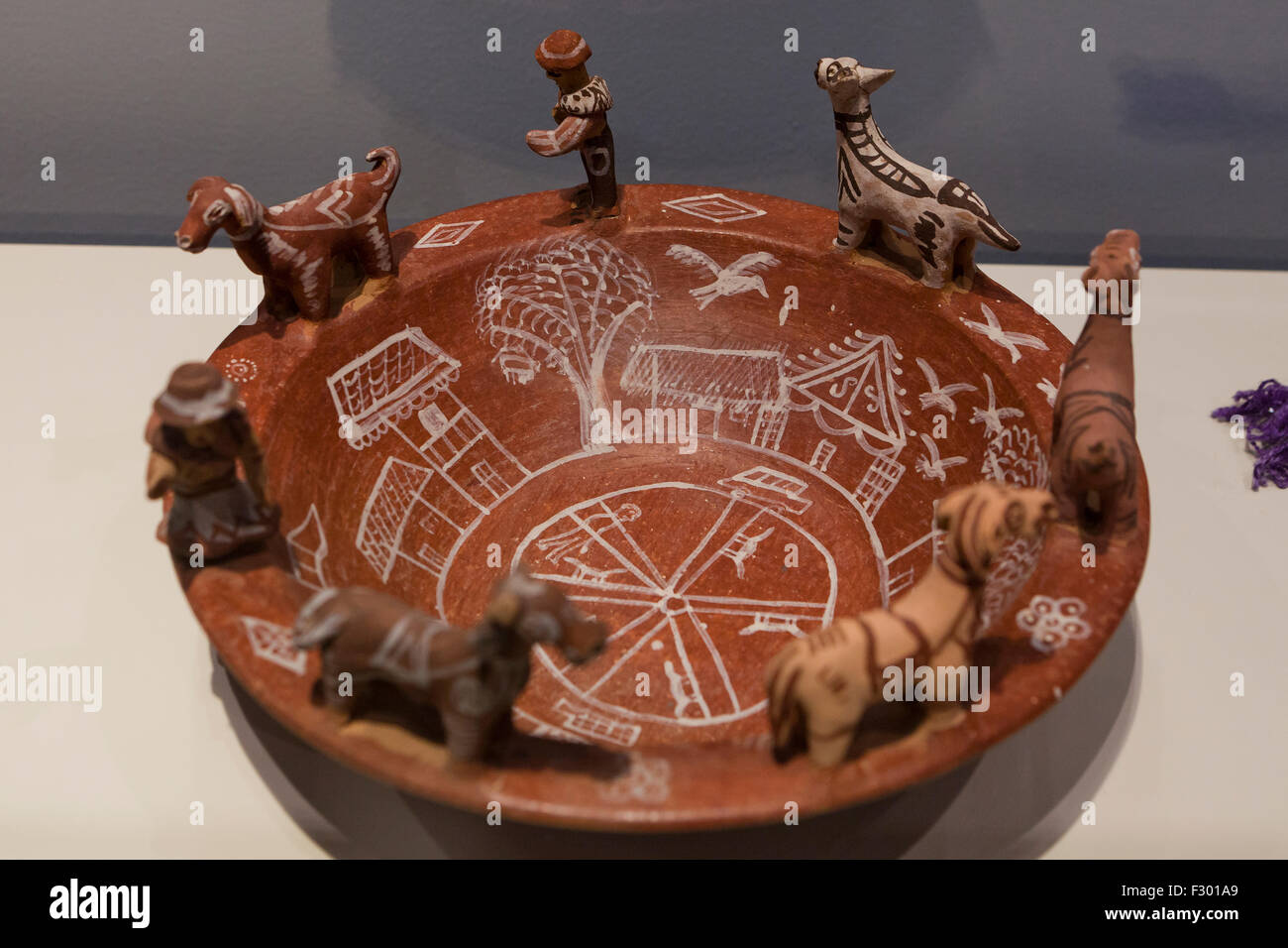 Quechua ceramic bowl, circa 1971, Peru Stock Photo - Alamy