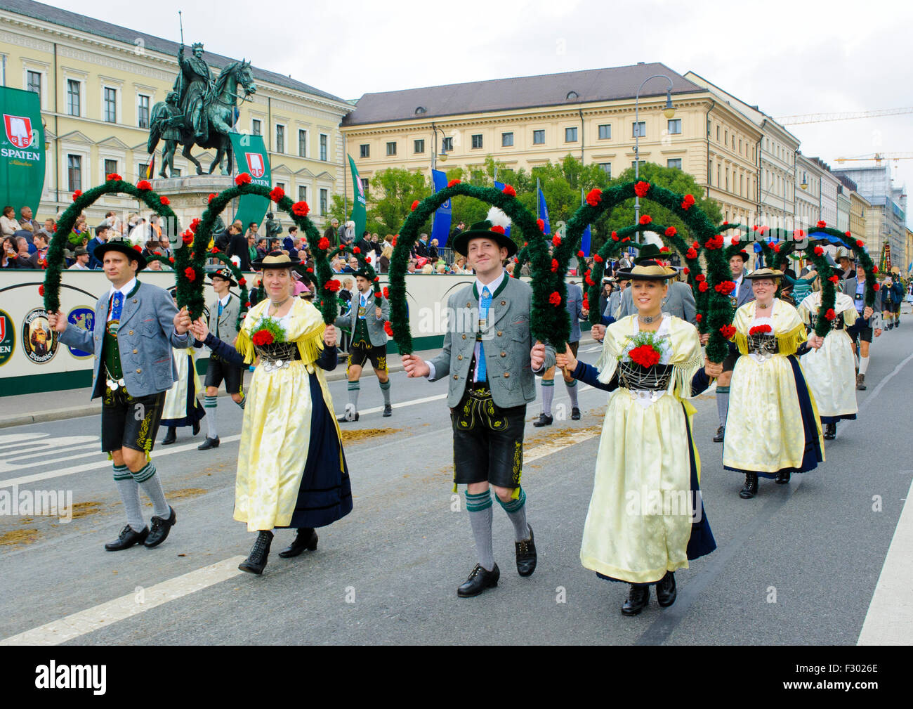 9000 People Take Place At The Opening Parade Of The Oktoberfest In Munich The World Biggest And 9000-people-take-place-at-the-opening-parade-of-the-oktoberfest-in-munich-the-world-biggest-and