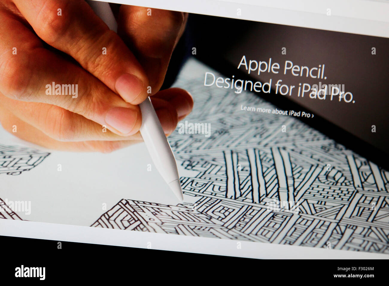 Sketching on Apple iPad Pro Stock Photo - Alamy