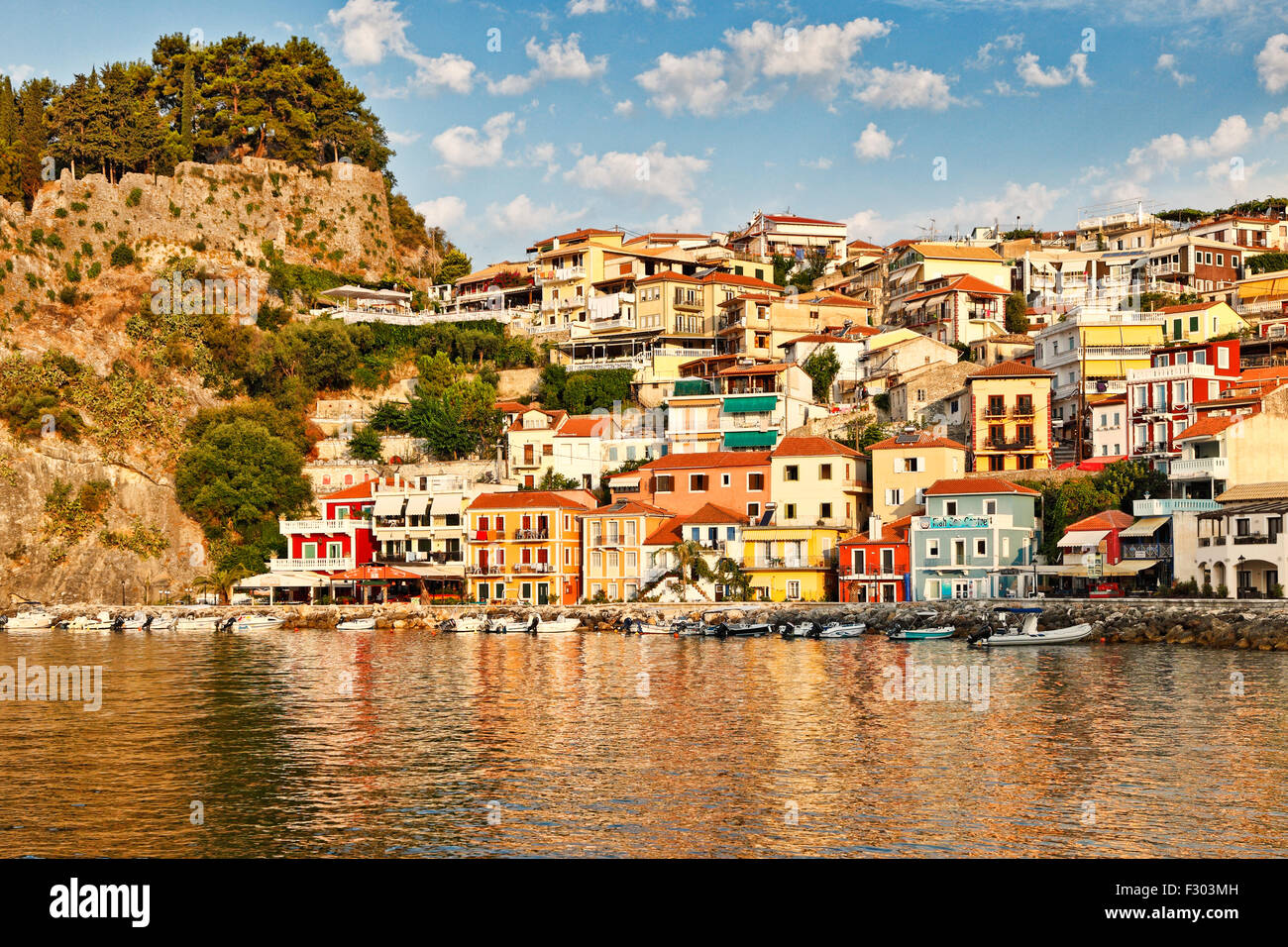 Village colorful houses sea hi-res stock photography and images - Alamy