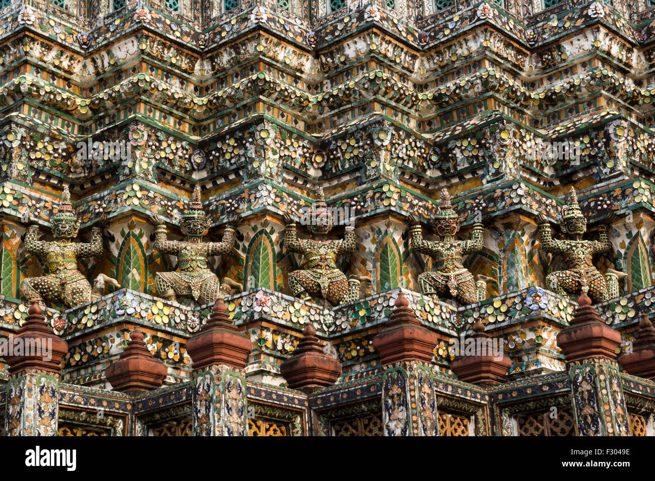 Yak statue at wat arun, Bangkok, Thailand Stock Photo - Alamy