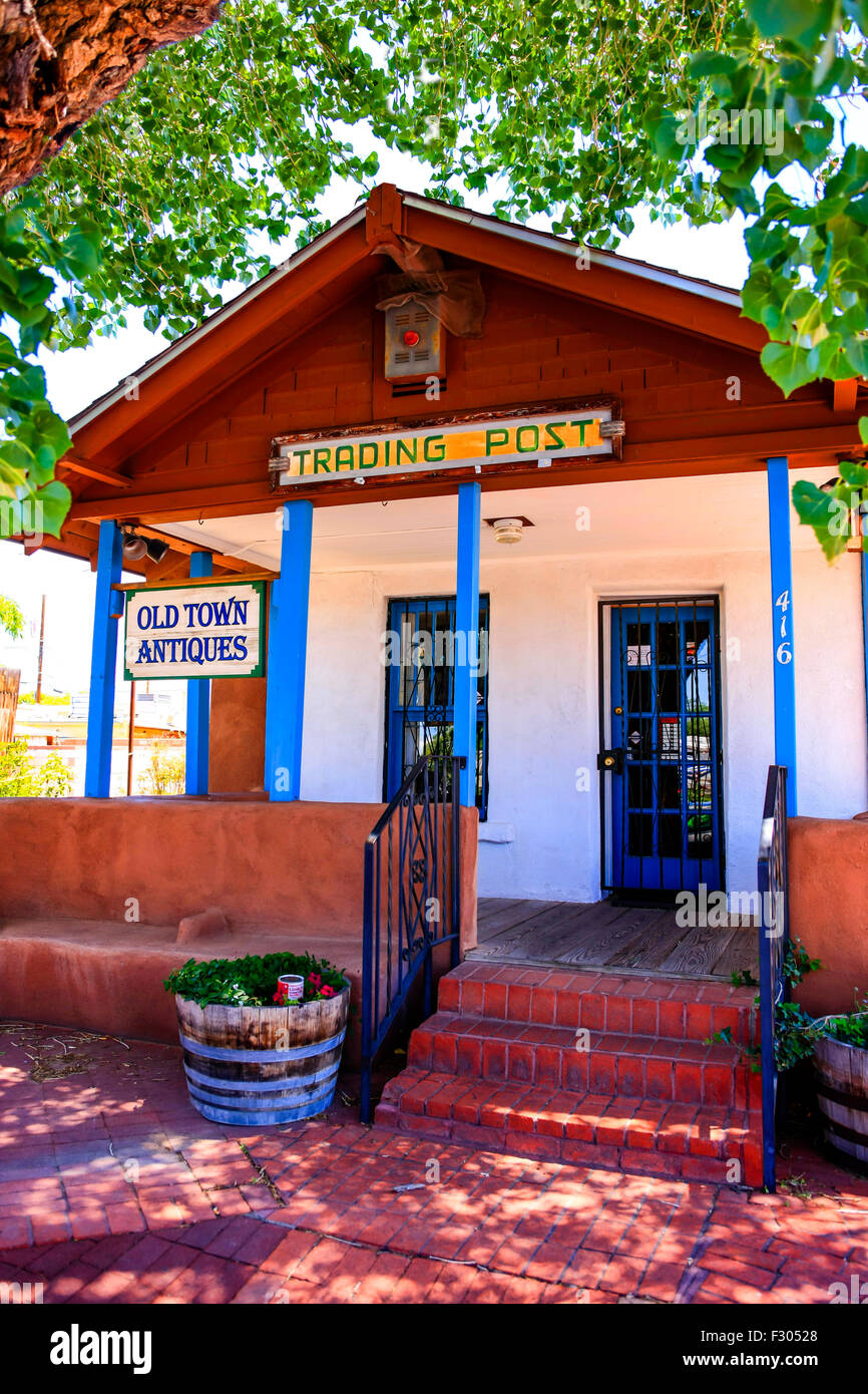 Shopping in old town albuquerque hi-res stock photography and images ...
