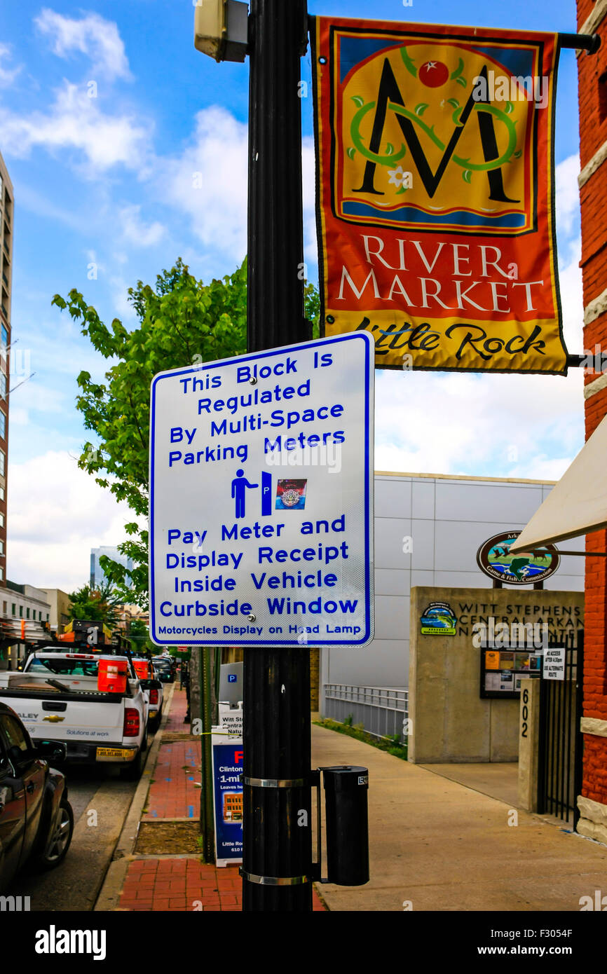 Overhead banner display hi-res stock photography and images - Alamy