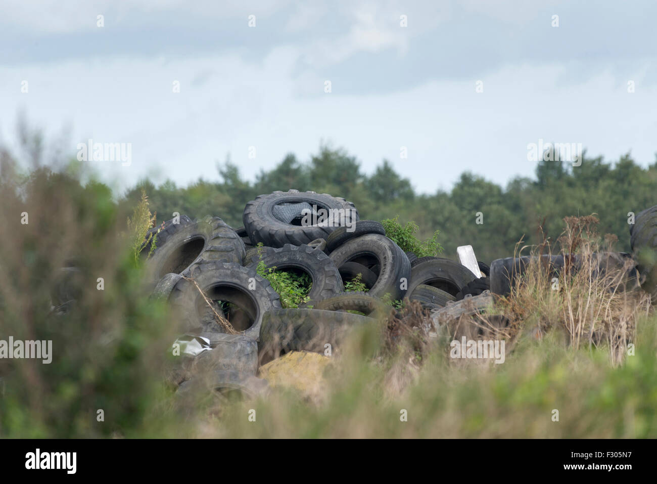 Car tires dumped hi-res stock photography and images - Alamy