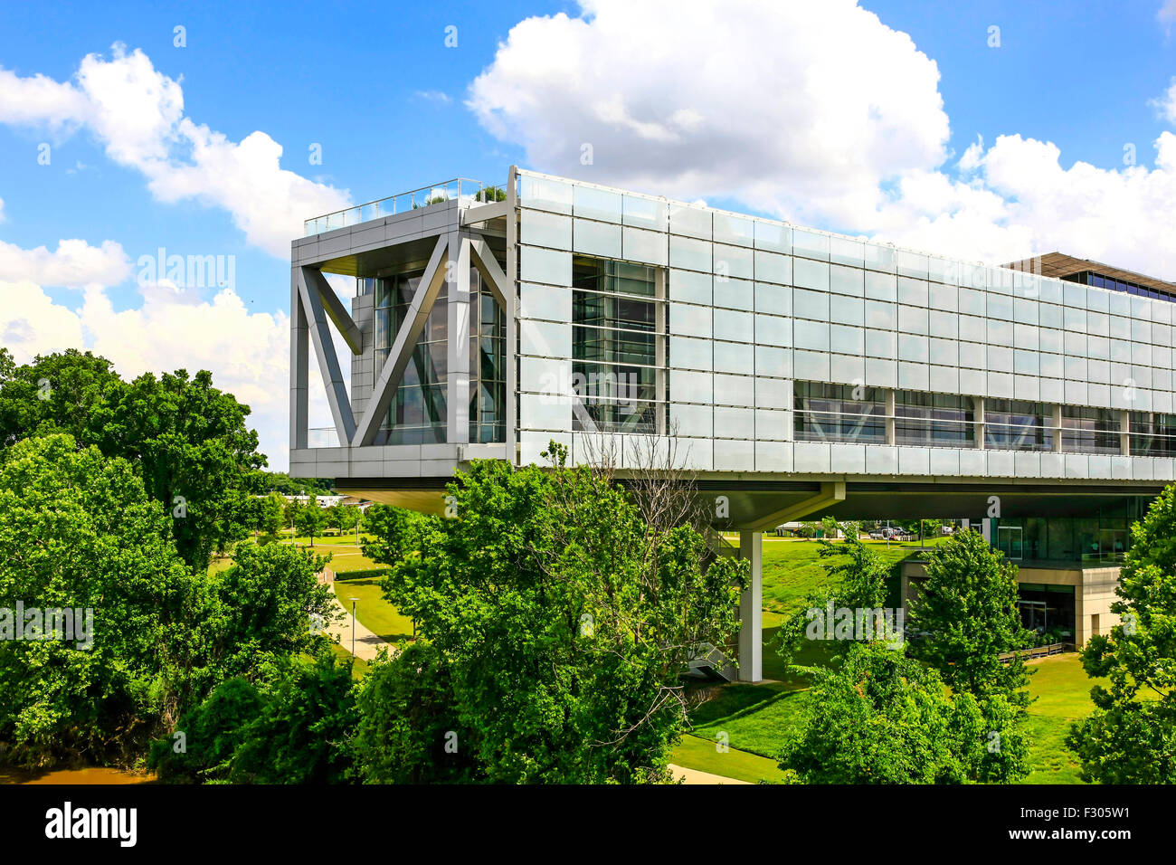 The William J. Clinton Presidential Center building and Park in Pulaski ...