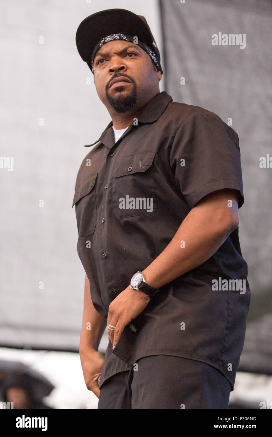 Ice cube rapper hi-res stock photography and images - Alamy